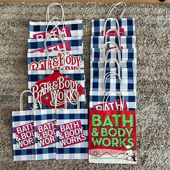 Bath & Body Works | Bags | 5 Bath And Body Works Retail Paper Bags ...